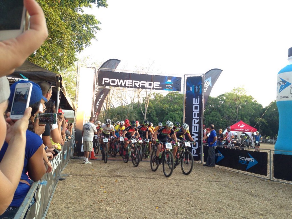 Ciclistas se enfrentaron por la Copa Desafío Powerade en Costa Rica ...